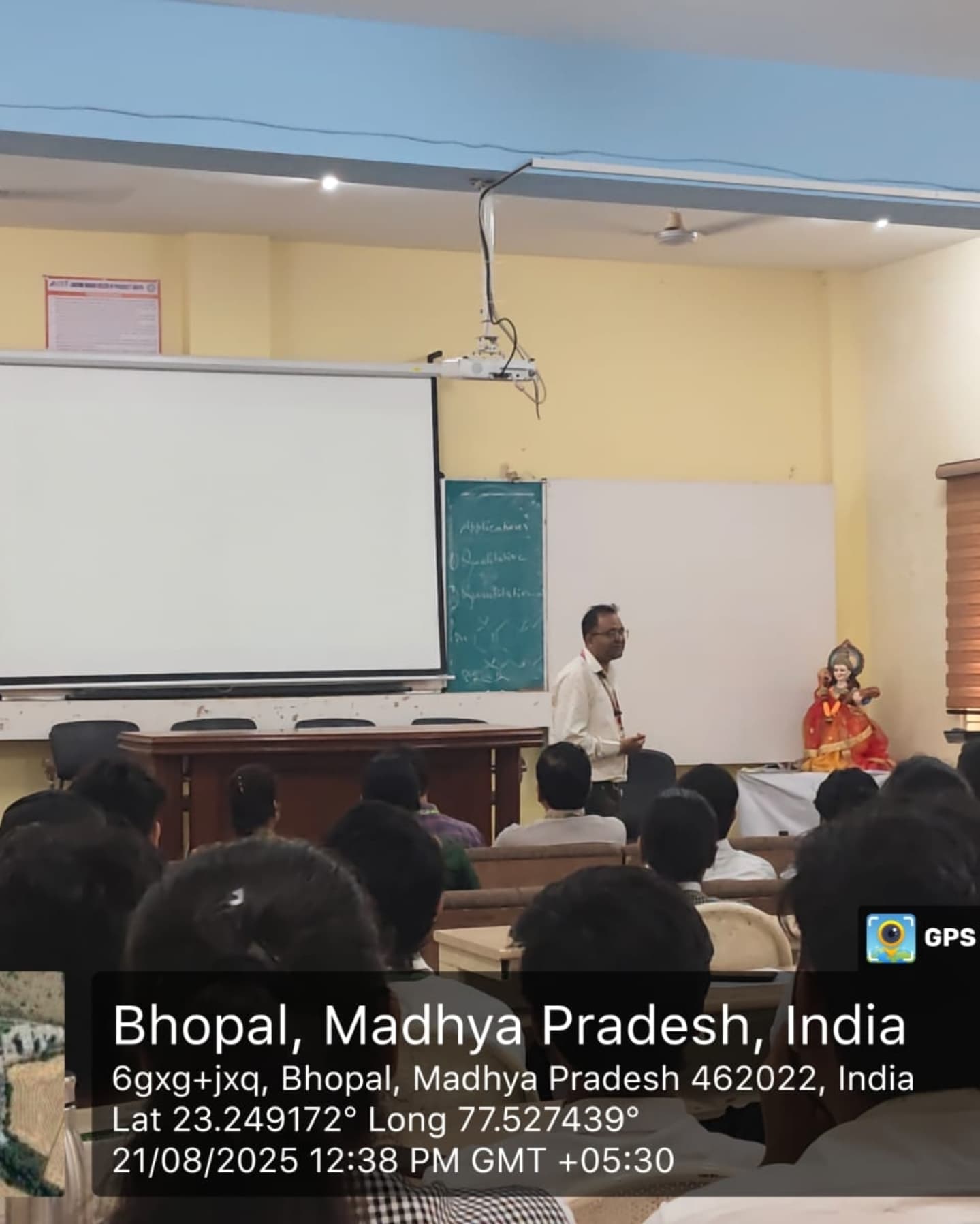 LNCP Bhopal Celebrates World Entrepreneur’s Day With Enthusiasm | LNCT ...